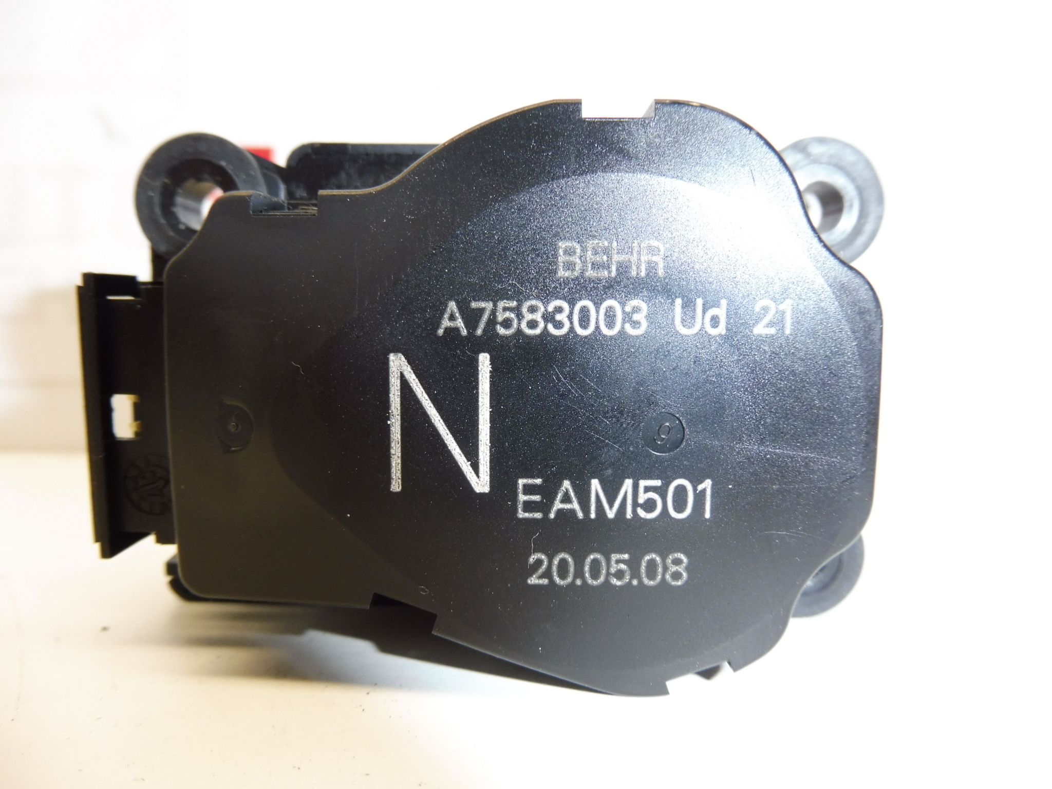 Servo BEHR Citroën Peugeot EAM501 A7583003Ud21 6447QN | AUTOTECH24.cz