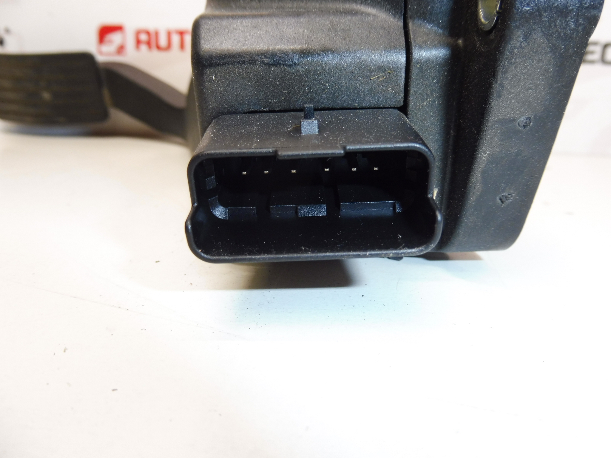 Plynový pedál Citroën Peugeot Bosch 0280755147 9687160280 1601AT ...